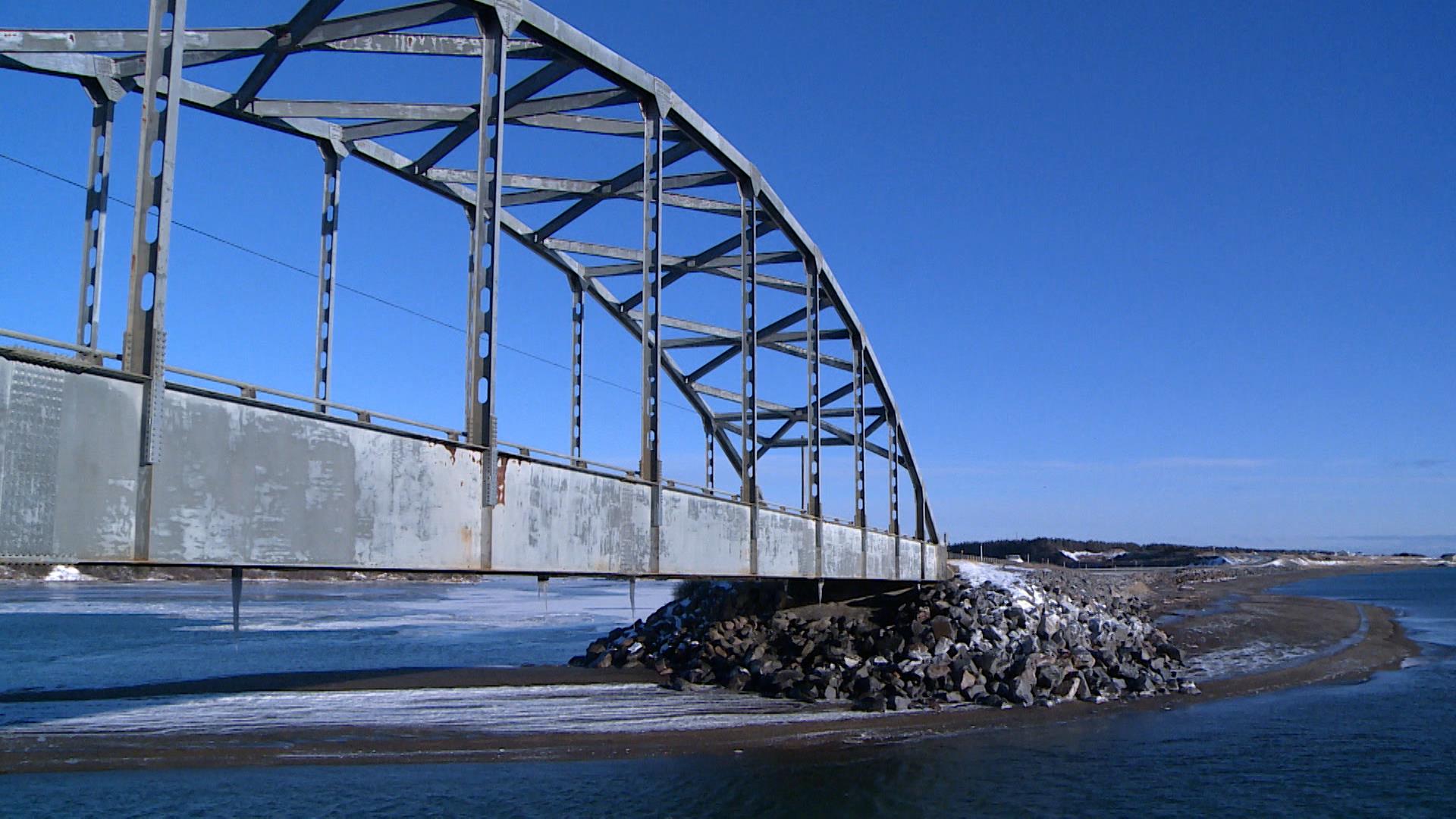 La Minganie coupée du reste du Québec par son seul chemin terrestre ...