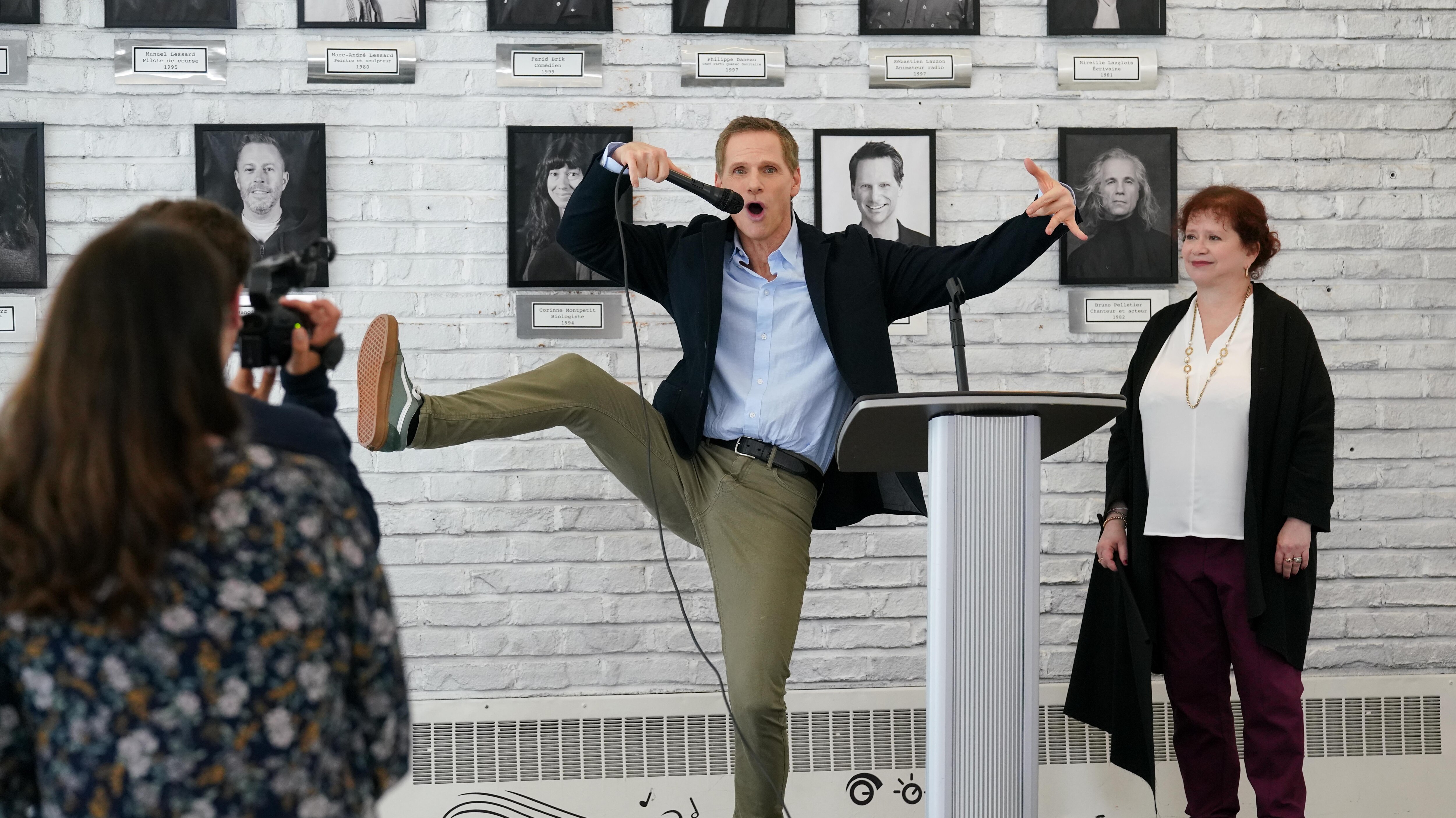 L’humoriste François Morency célèbre 30 ans de carrière | OHdio | Radio ...