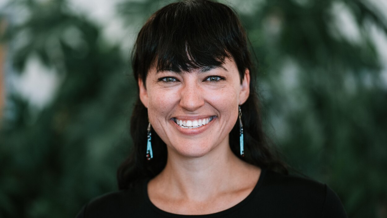 L’œuvre Debouttes! de Caroline Monnet dans la collection permanente de ...