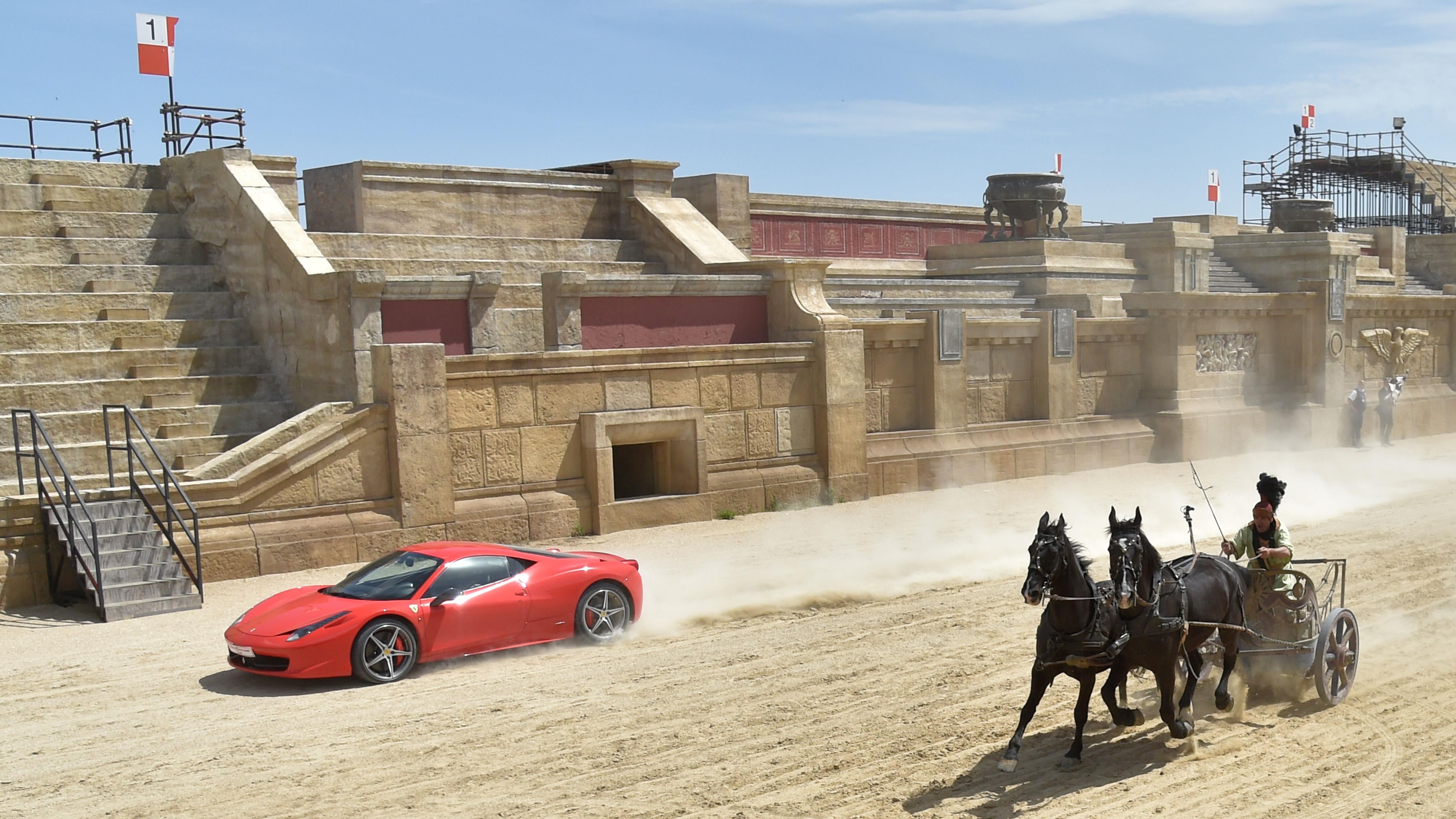 Qui a gagné? Ferrari ou le char romain tiré par des chevaux? | Info ...