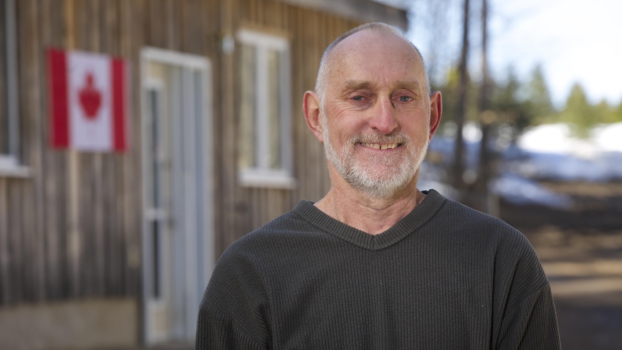 Glenn Desroches de Tiny a réalisé son rêve de posséder une cabane à sucre